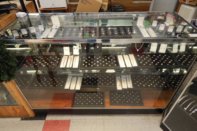 Family-Owned Pawn Shop | BLADE RUNNERS PAWN LLC